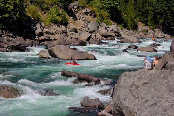World Kayak Chaos Race: Tumwater Canyon – Icicle TV